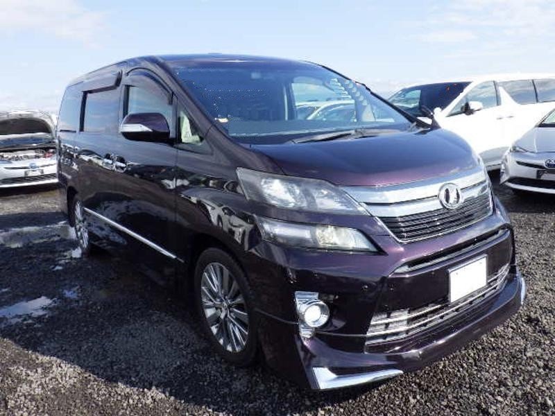Used TOYOTA VELLFIRE 2013 Purple for sale - £18995 in Honeybourne ...